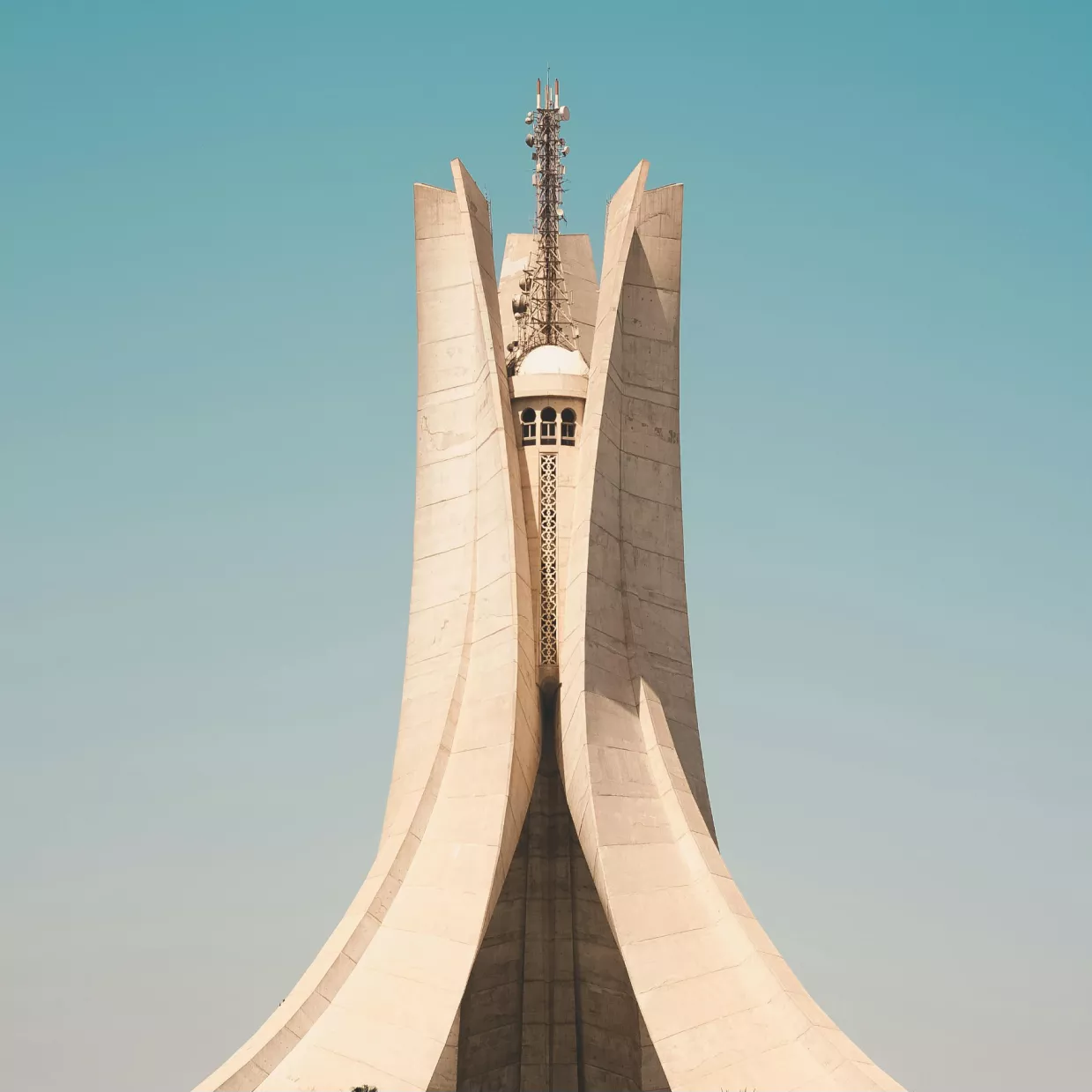 A Complete Guide to Algeria Work Permits with EOR in 2026