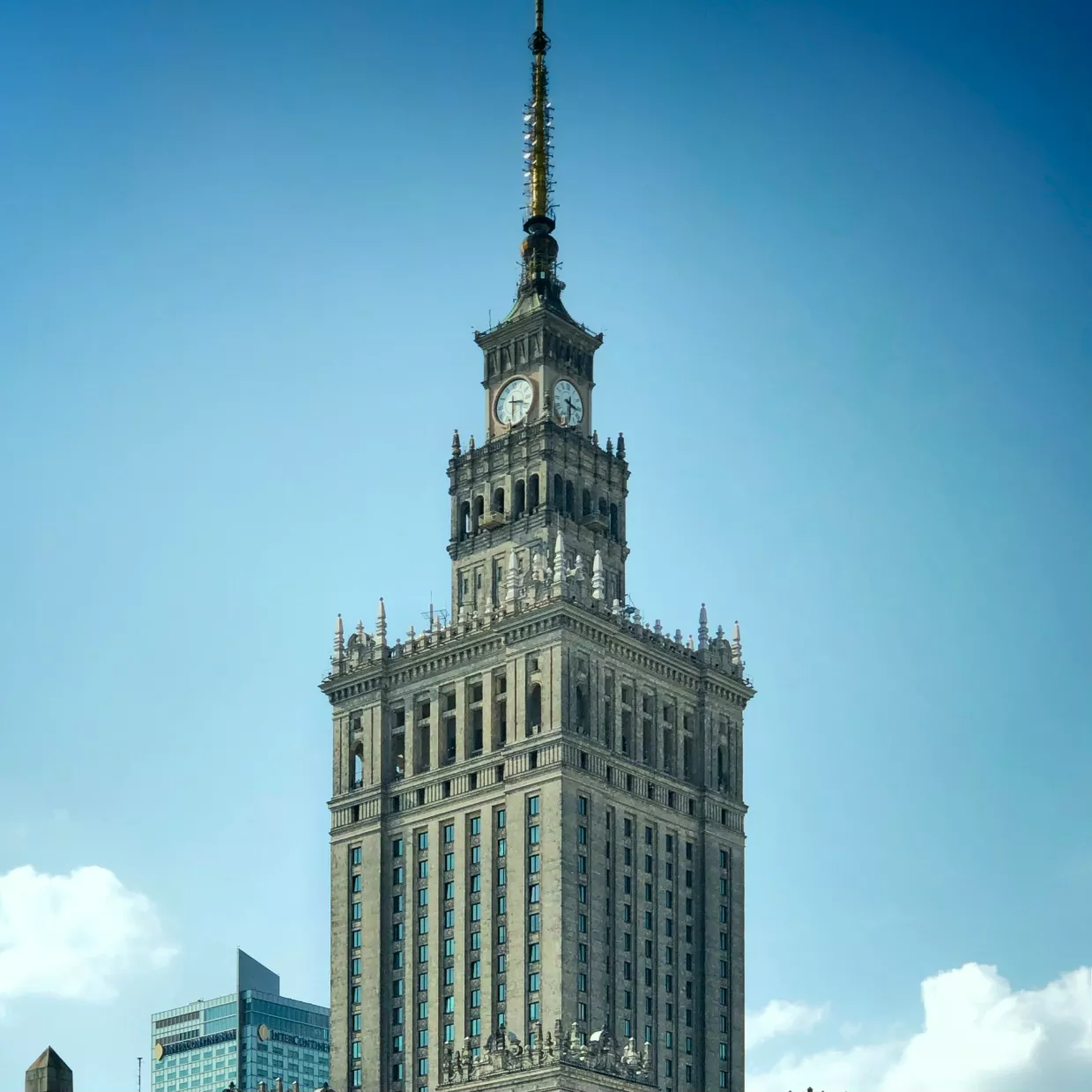 Working hours in Poland: Regulations and standards | Multiplier