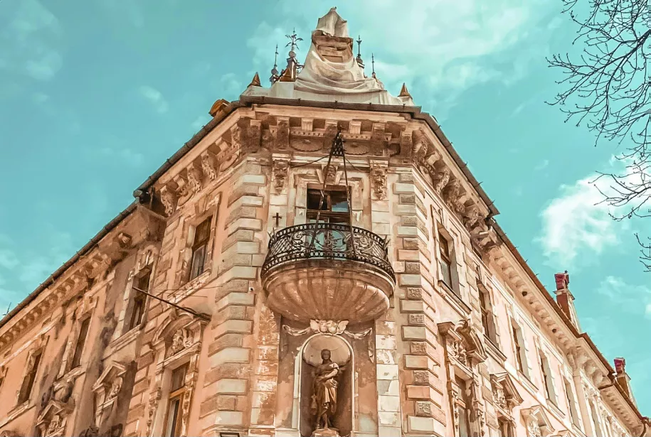 Employee Benefits and Compensation in Romania | Multiplier