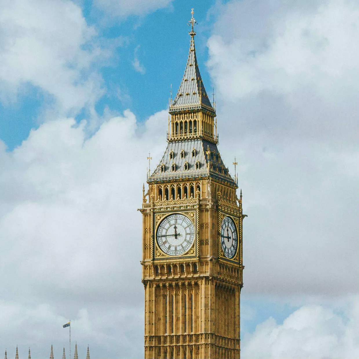 UK working hours and shift timings guide | Multiplier