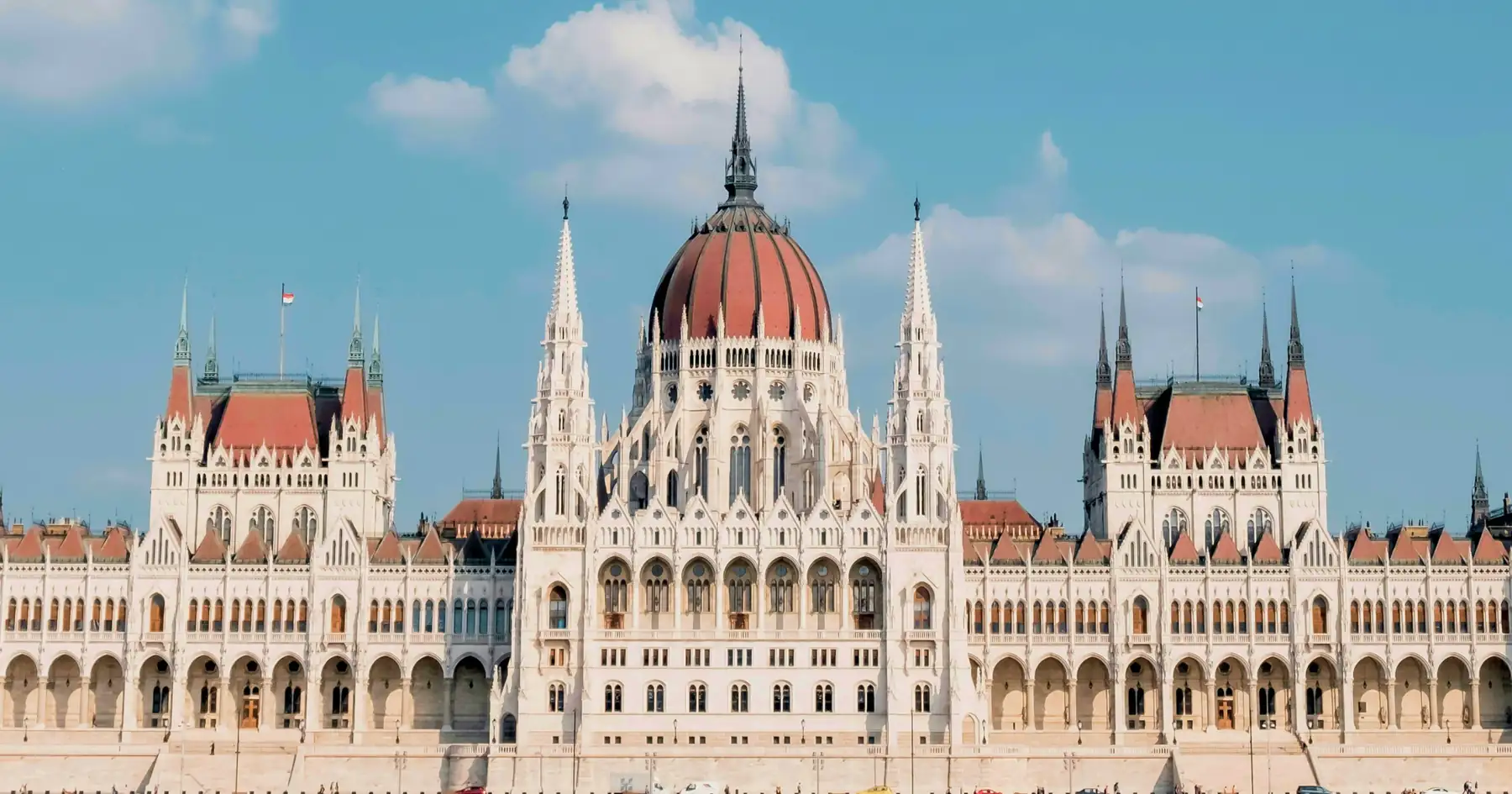 Hungary Working Hours: Compliance and Regulations | Multiplier